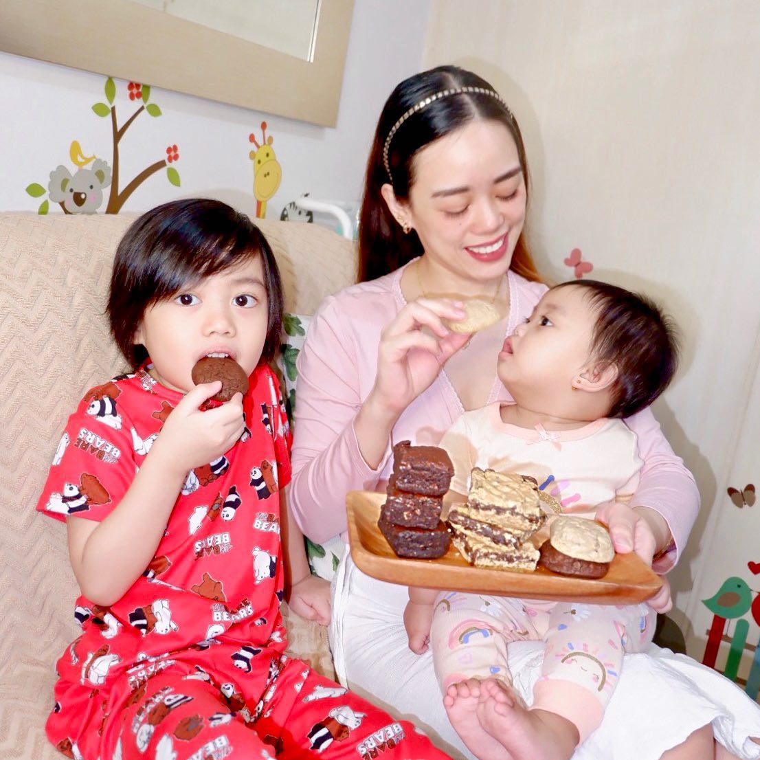 Mom and Baby: Embracing Breastfeeding & Motherhood – Galacto Bombs PH